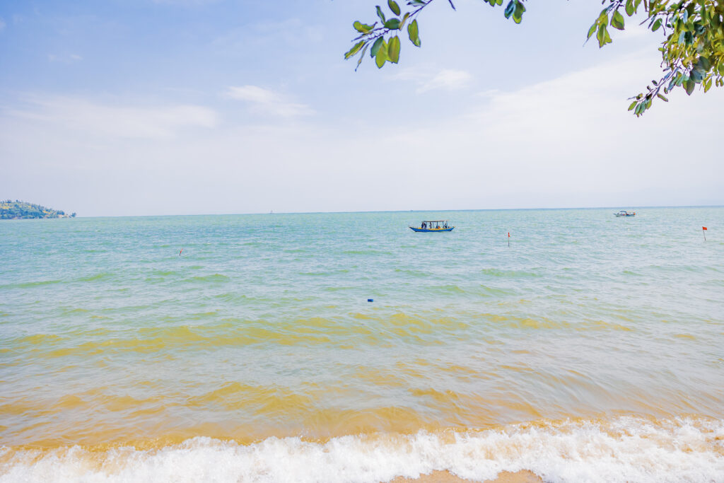 Large-scale methane gas extraction operations on Lake Kivu – E-DOORS